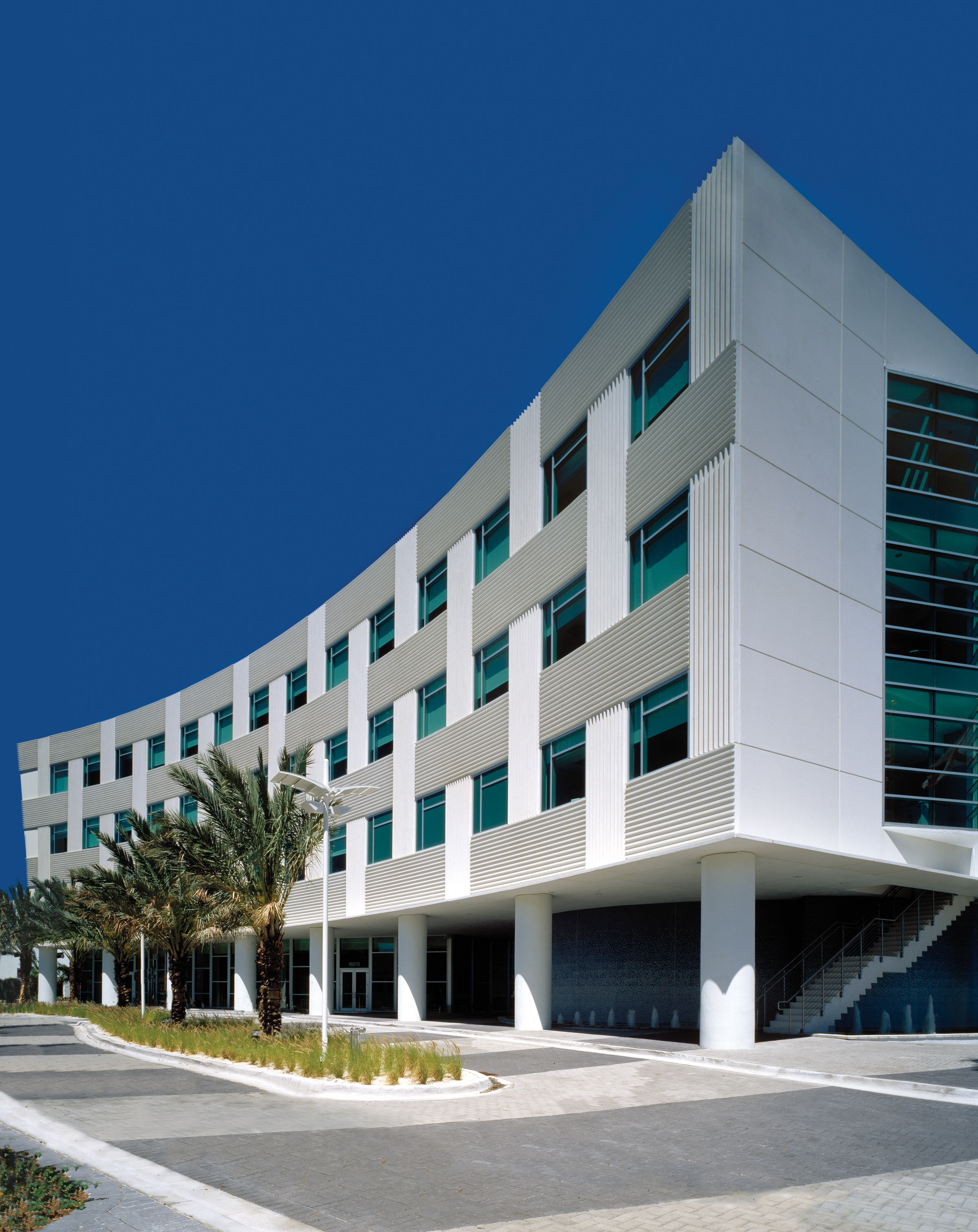 Sunny Isles Beach Government Center & Parking Garage - Weitz